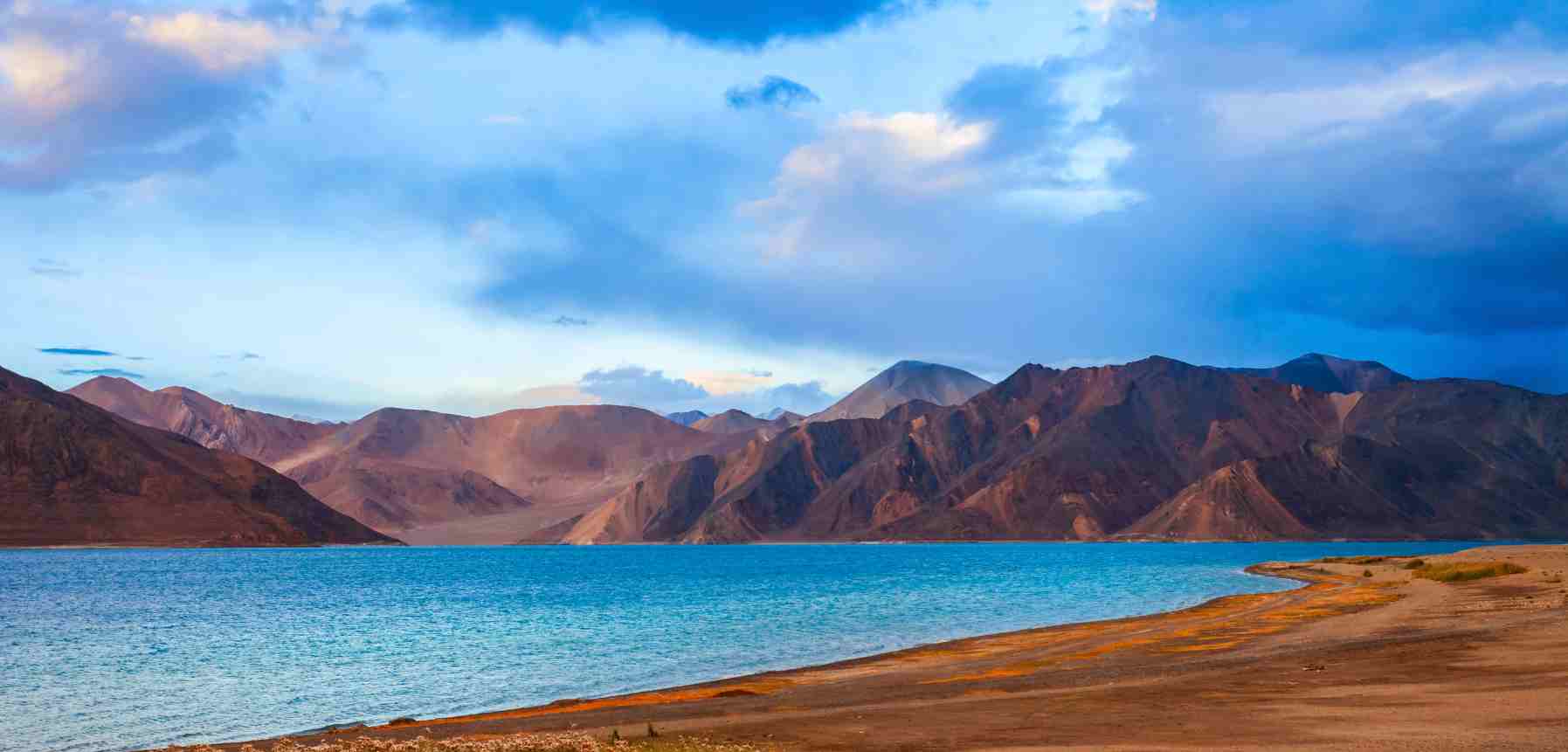Pangong Tso Lake: A Comprehensive Guide for 2026