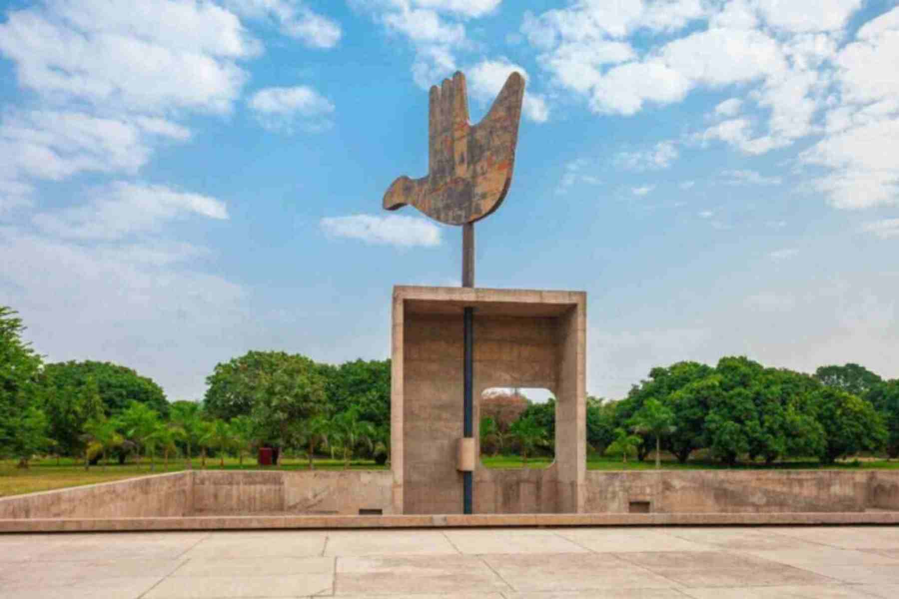 Discover 10 best Places to Visit in Chandigarh