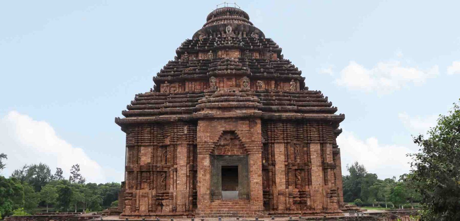 20 Famous Historical Places in India to Visit in 2025