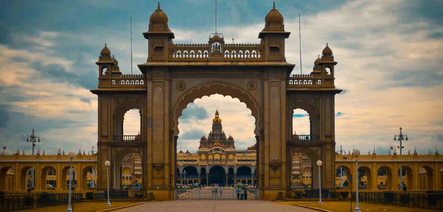 17 Incredible Historical Places in Karnataka You Must Visit
