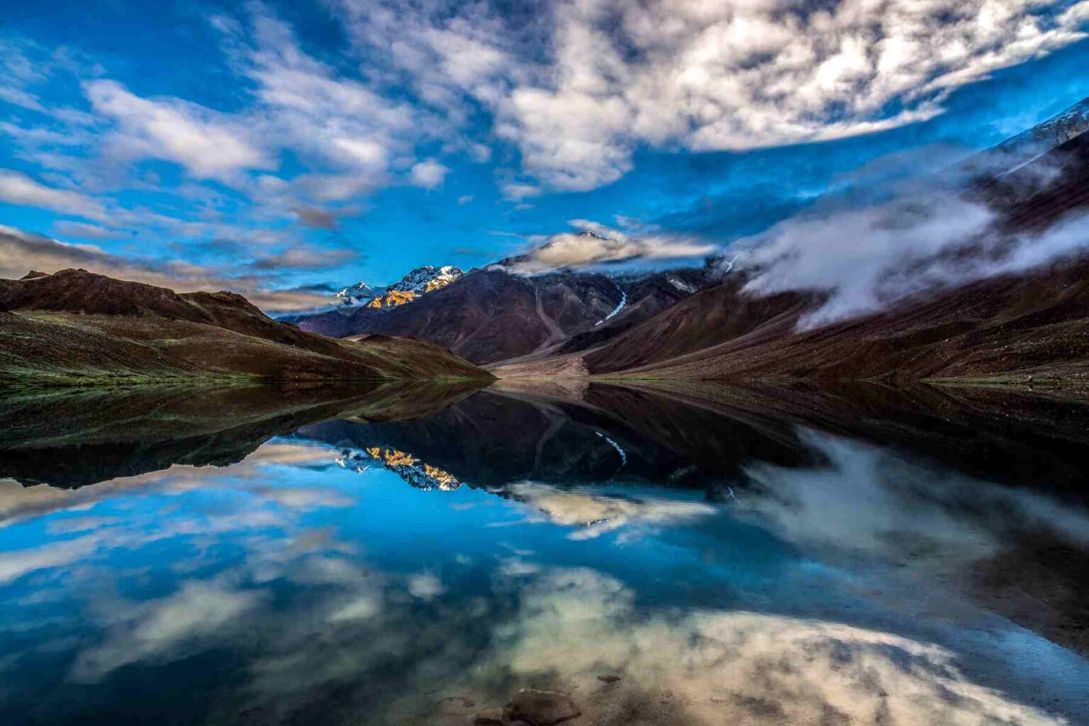 Explore Chandratal Lake: Himachal's Magical Beauty in 2026